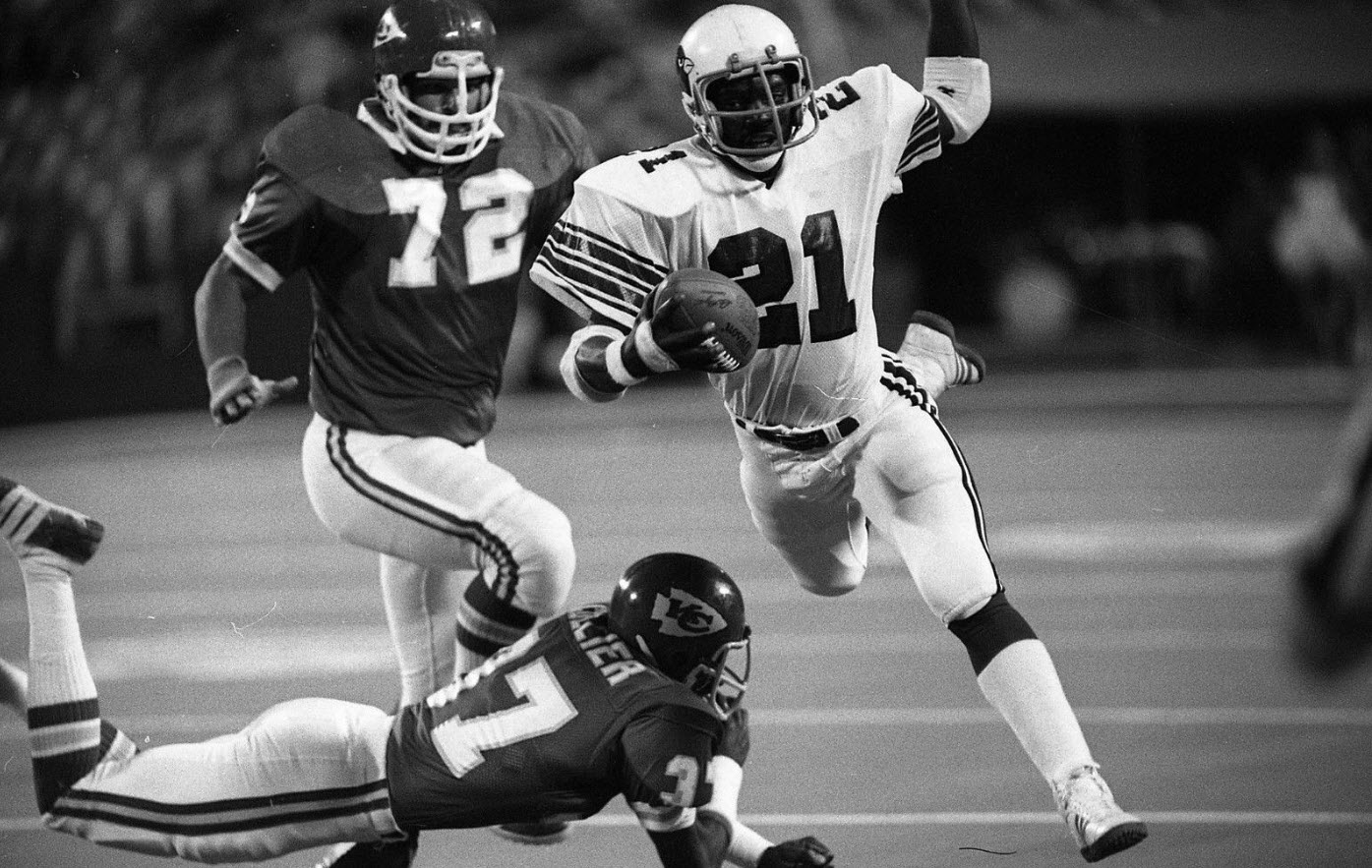 Why Terry Metcalf Left the Cardinals for the CFL | THE BIG RED ZONE